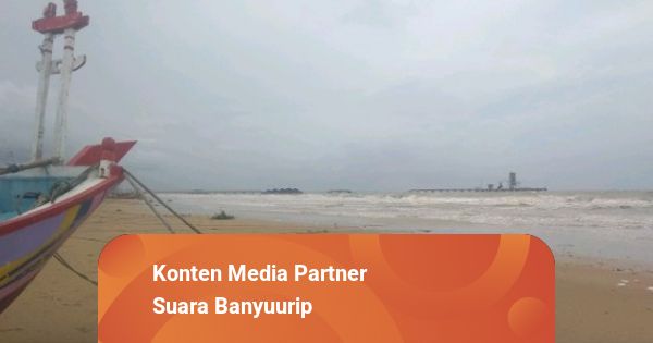 Cuaca Buruk, Jembatan Penghubung Jetty Holcim Putus | kumparan.com